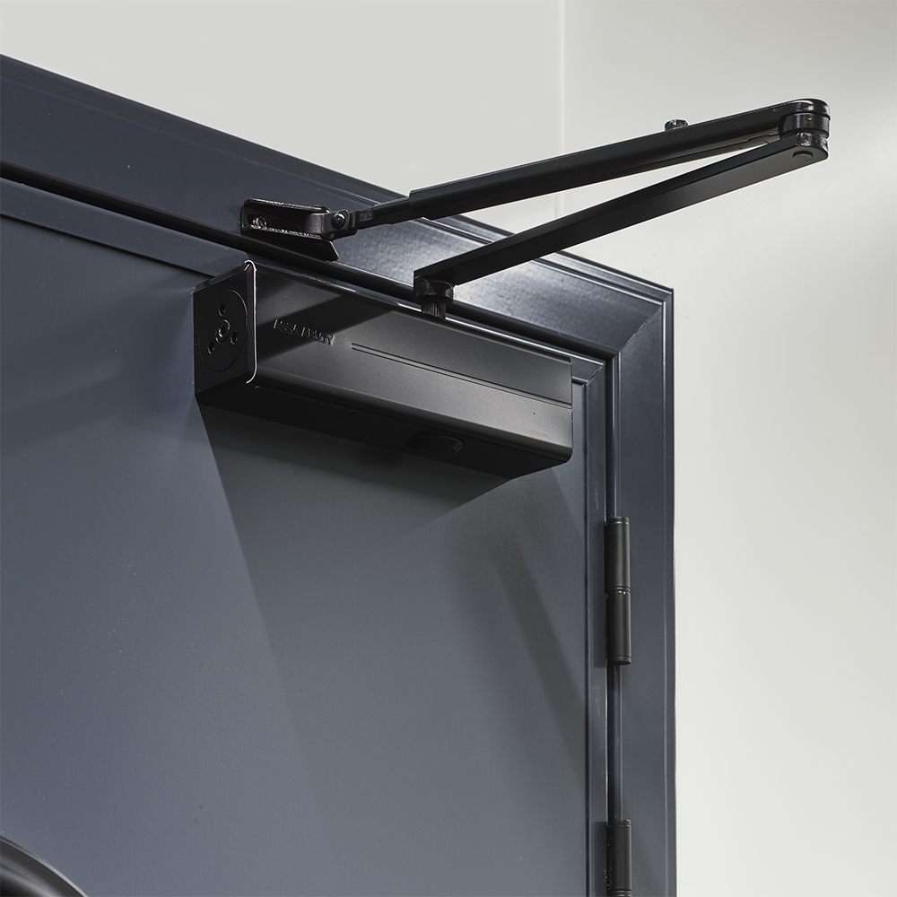 Service Hinged Door - Smart | isomasters