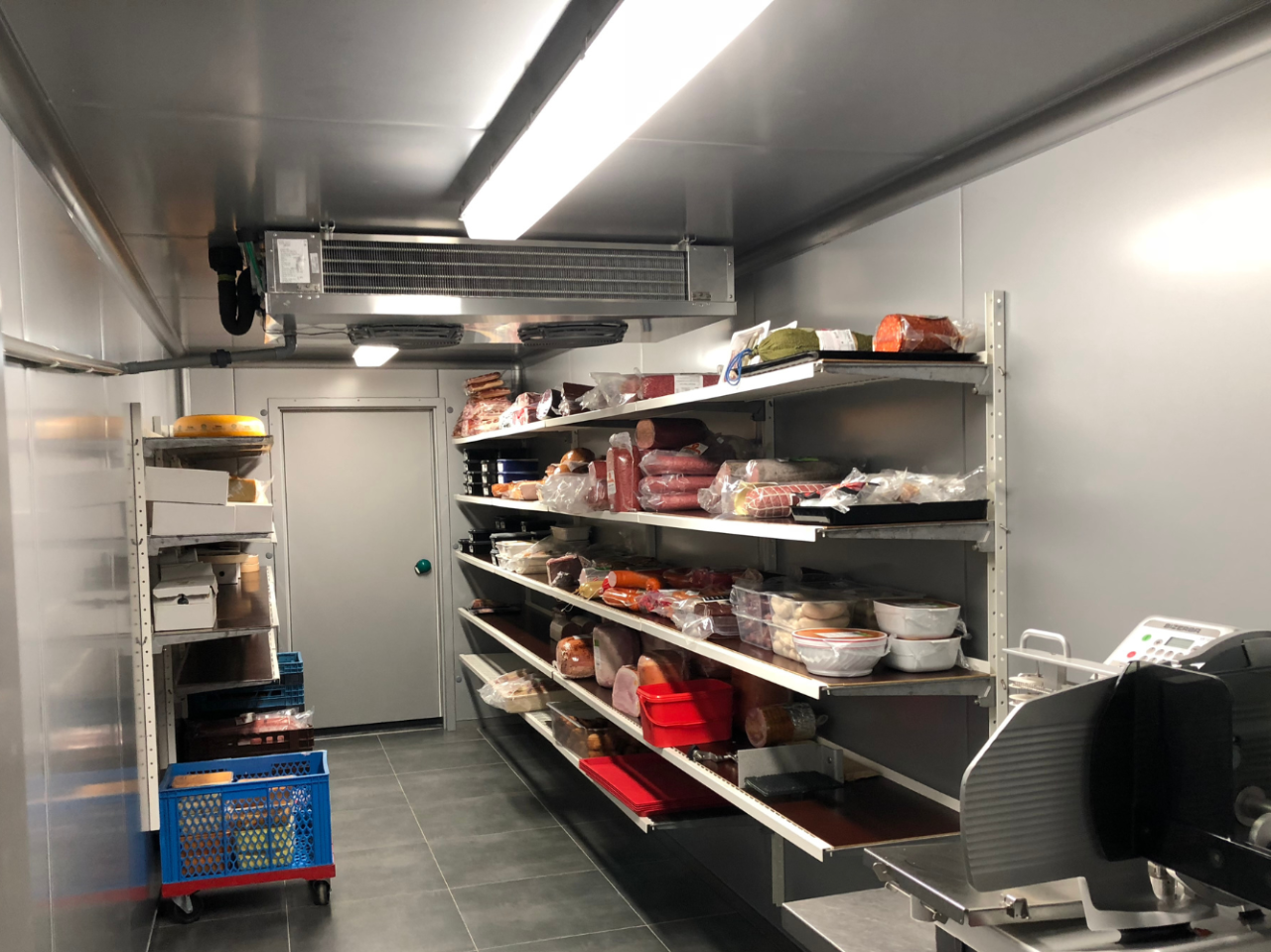 Cold rooms and doors for bakeries and butcher shops | isomasters
